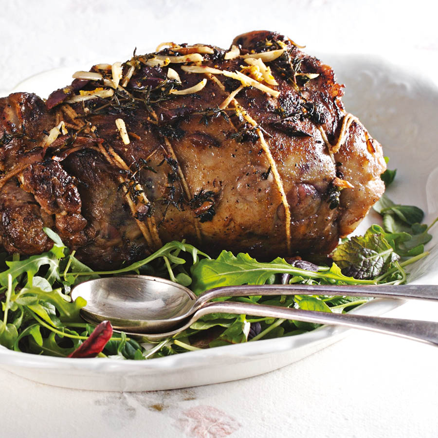 Mediterranean style leg of lamb | Dinner Recipes | AMC Cookware
